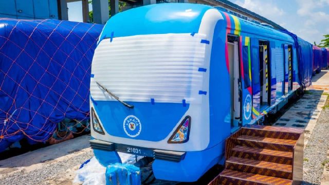 LASG Introduces New Coaches To Enhance Blue Rail | LN247