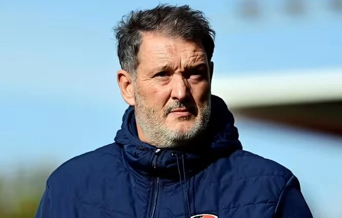 Ex-Manchester United Coach Eyes Super Eagles Job | LN247