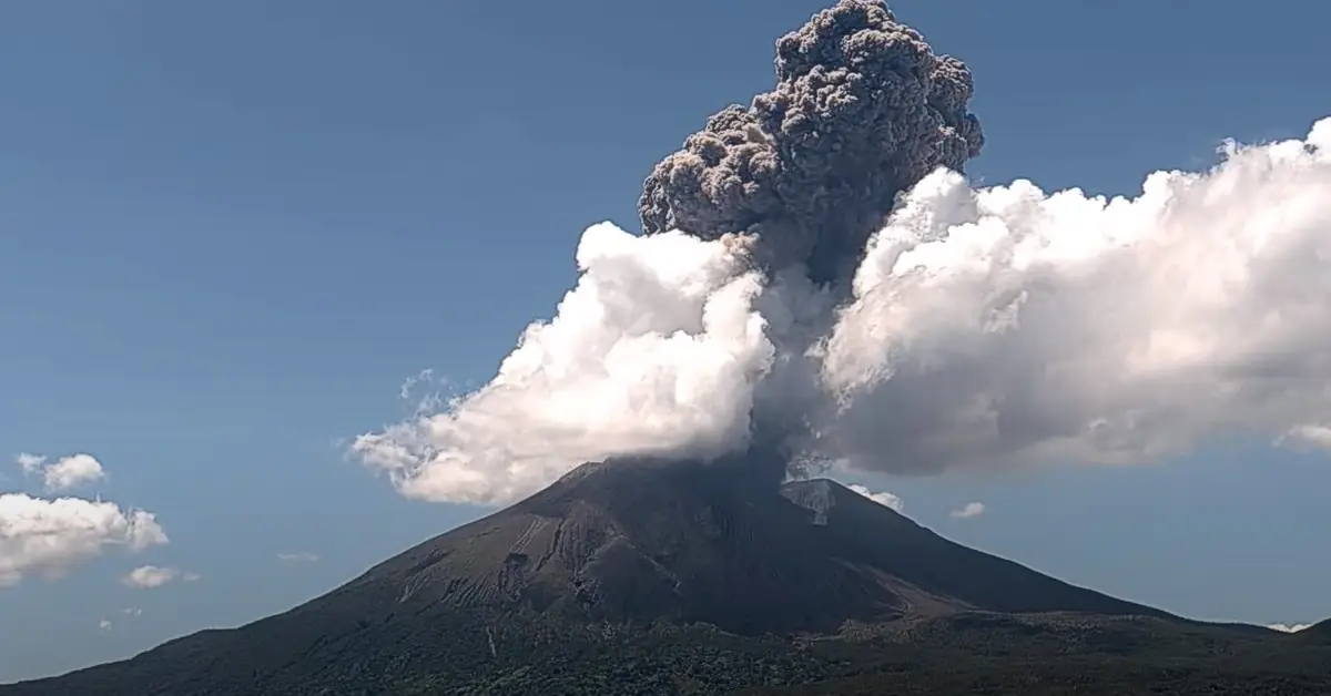 Violent Eruption of Japan’s Sakurajima Volcano | LN247